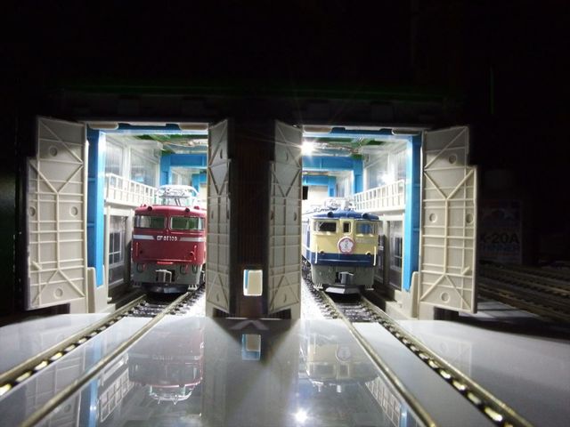 Nゲージ鉄道模型 機関庫の点灯化 遮光の為塗装する その3 Nゲージ鉄道模型 機関庫の点灯化 遮光の為塗装する その3