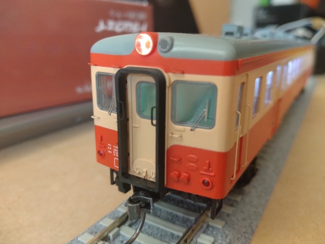 クローゼットの中の鉄道模型 : トラムウェイ HOゲージ キハ20-200 動力無しを動力有りに
