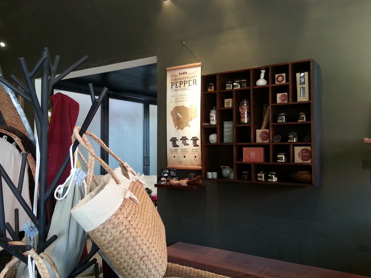 Bodia spaの物販部門「Bodia Nature」 : カンボジア「めおと」起業