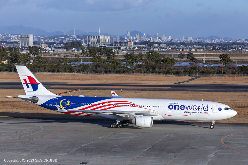Website "SKY CRUISE" blog : 今日のマレーシア航空チャーター便はone world