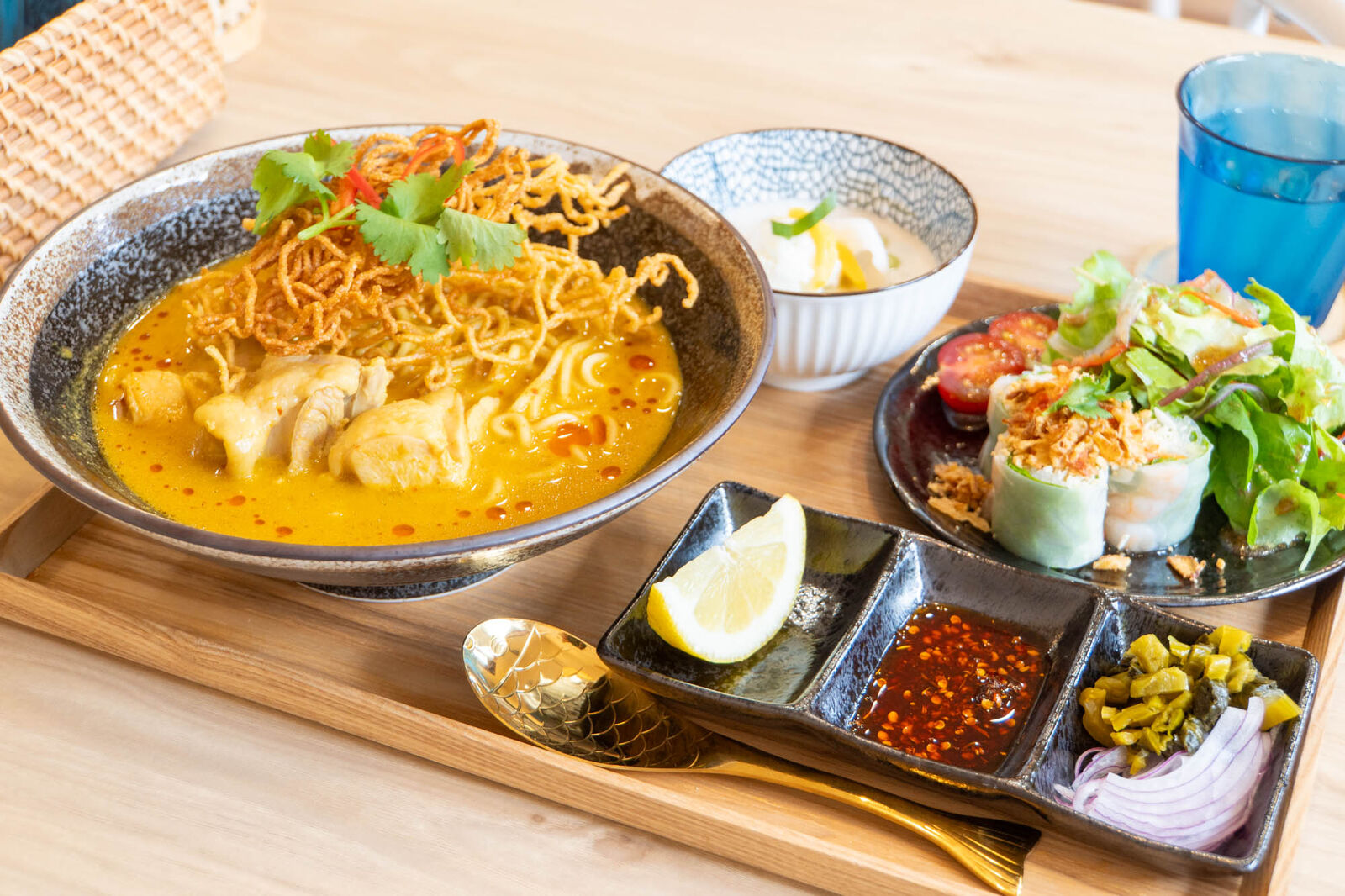 「homcha」の『カオソーイ』など（高槻市古曽部町）【たかつーグルメ】 : 高槻つーしん