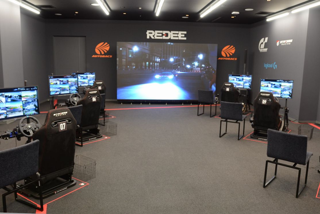 EXPOCITYのデジタル教育施設「REDEE」にeモータースポーツスタジアムができたみたい : 茨木つーしん