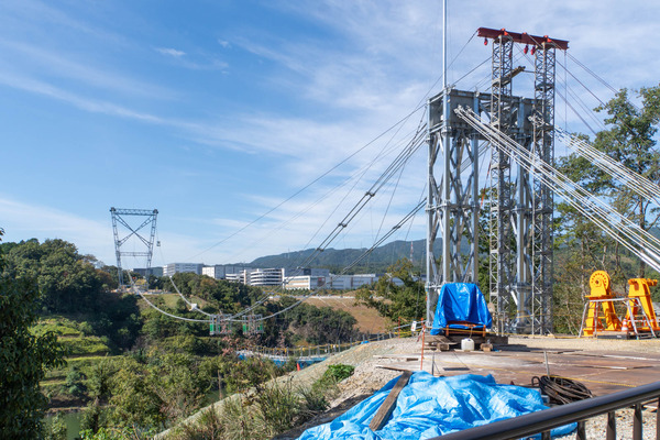 安威川ダムに作ってるアクティビティ施設「GRAVITATE OSAKA（GODA BRIDGE）」の開業が延期されたみたい。2025年春予定 ...