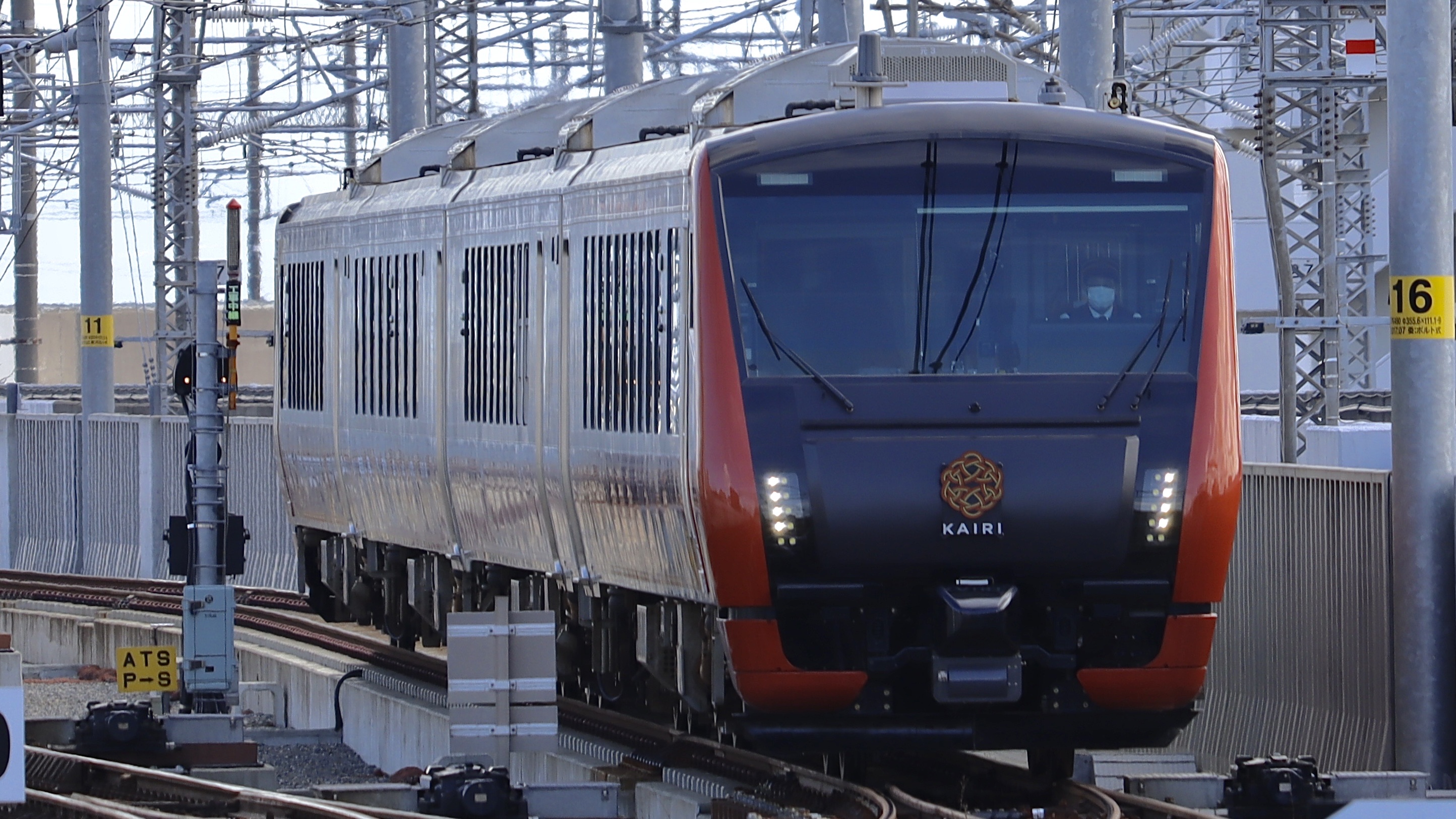 緑石英の礬素 : JR東日本HB-E300系 3色LED行先表示