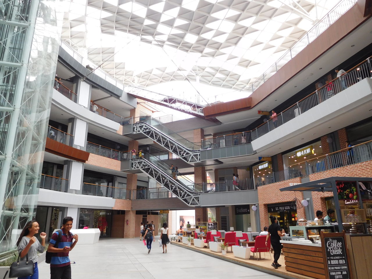 ネパールの最新ショッピングスポット！LABIM MALL＠プルチョーク : ネパールの日常＆旅行情報