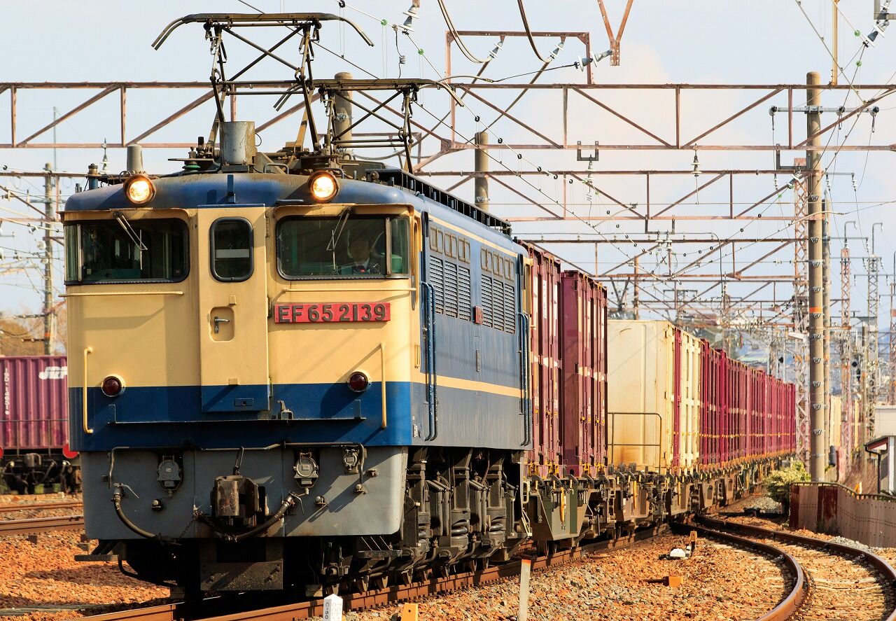 EF65-2139牽引 5087レを石山駅付近にて撮影 : R-STATIONぶろぐ