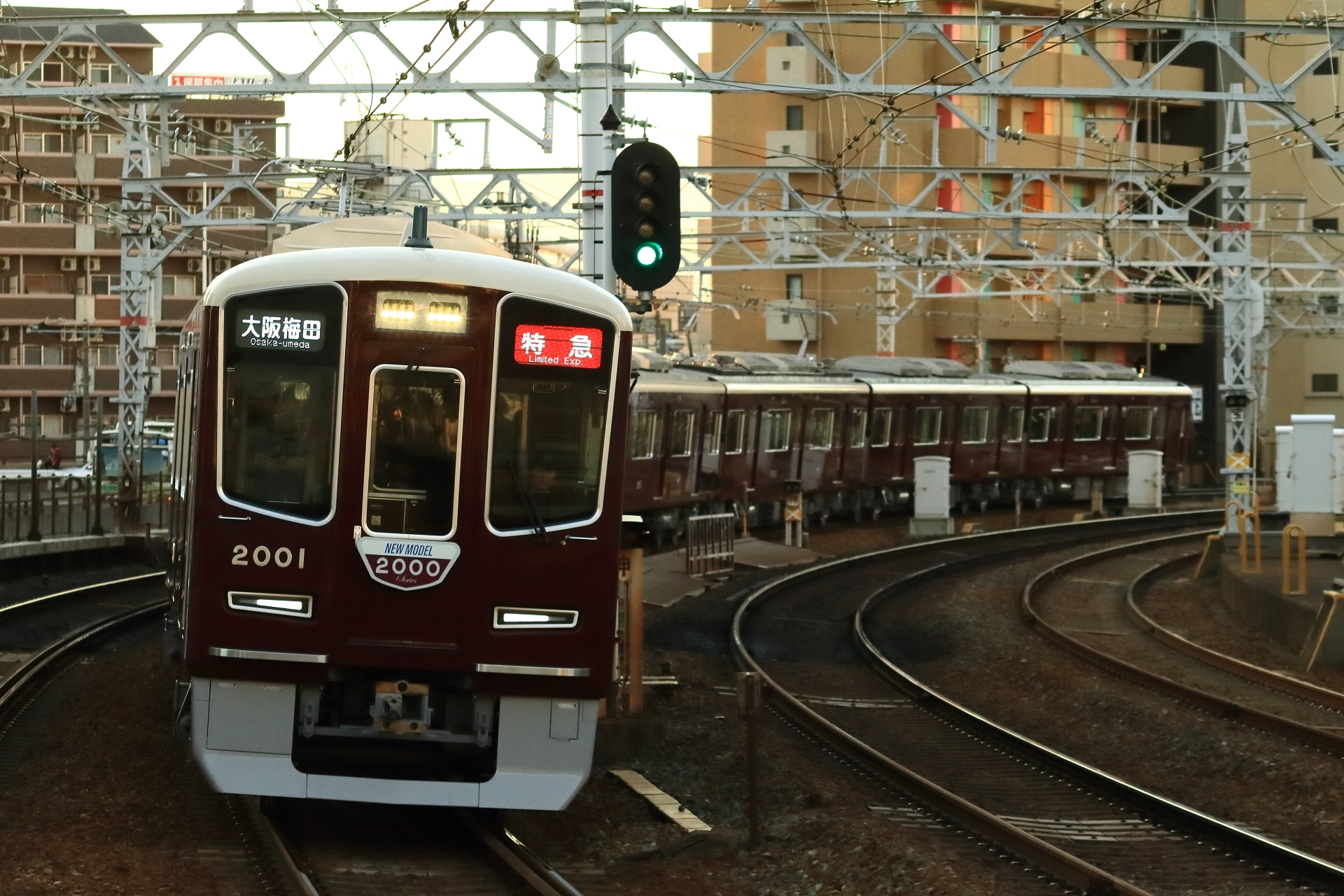Msykの業務（鉄道）日誌:阪急の新鋭、2000系を見ておく