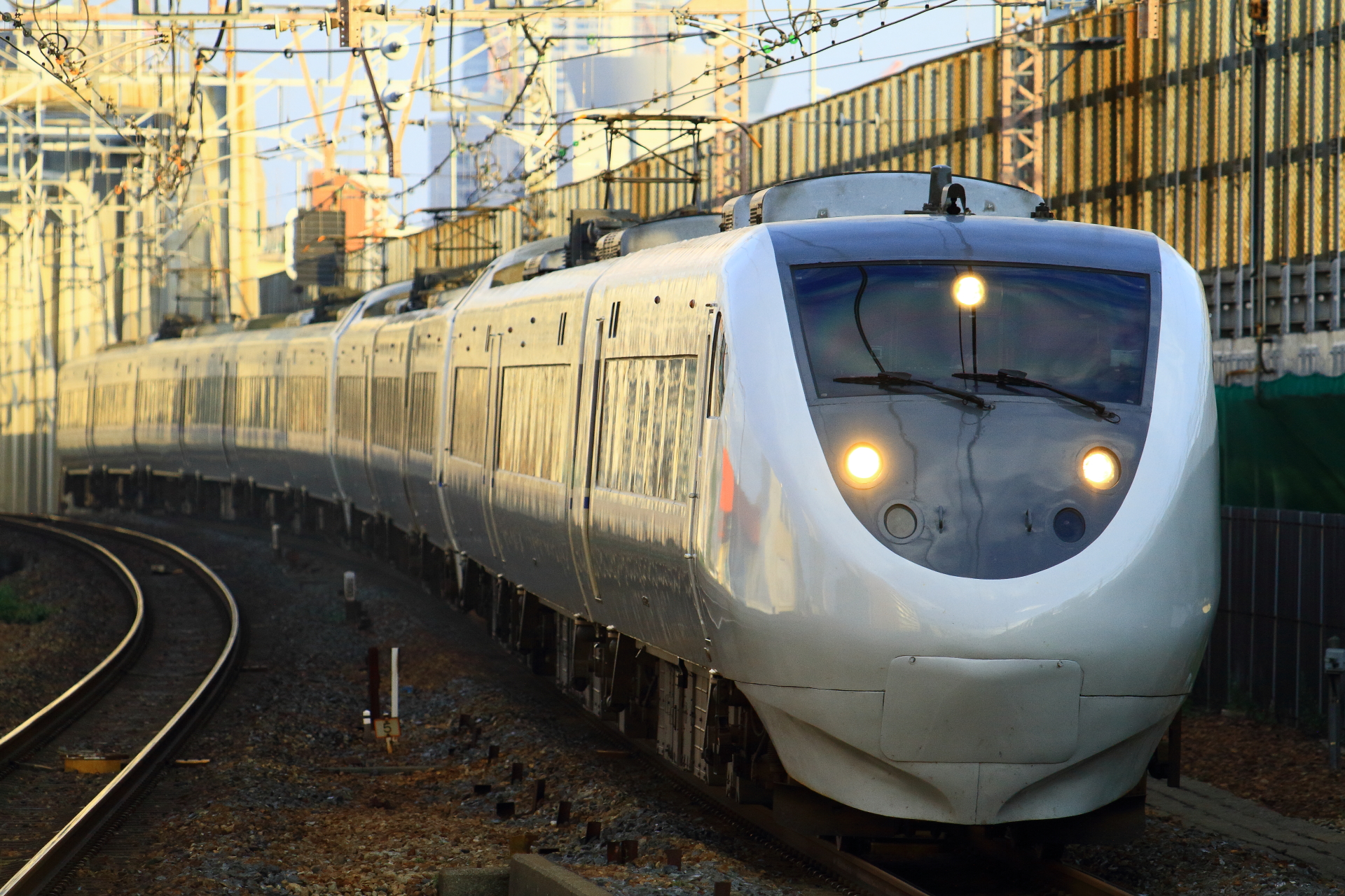 Msykの業務（鉄道）日誌:681系「サンダーバード」を見る～元色編成を．その27