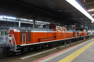 Msykの業務（鉄道）日誌:夜の大阪駅～凸型DD51を見かける～その2