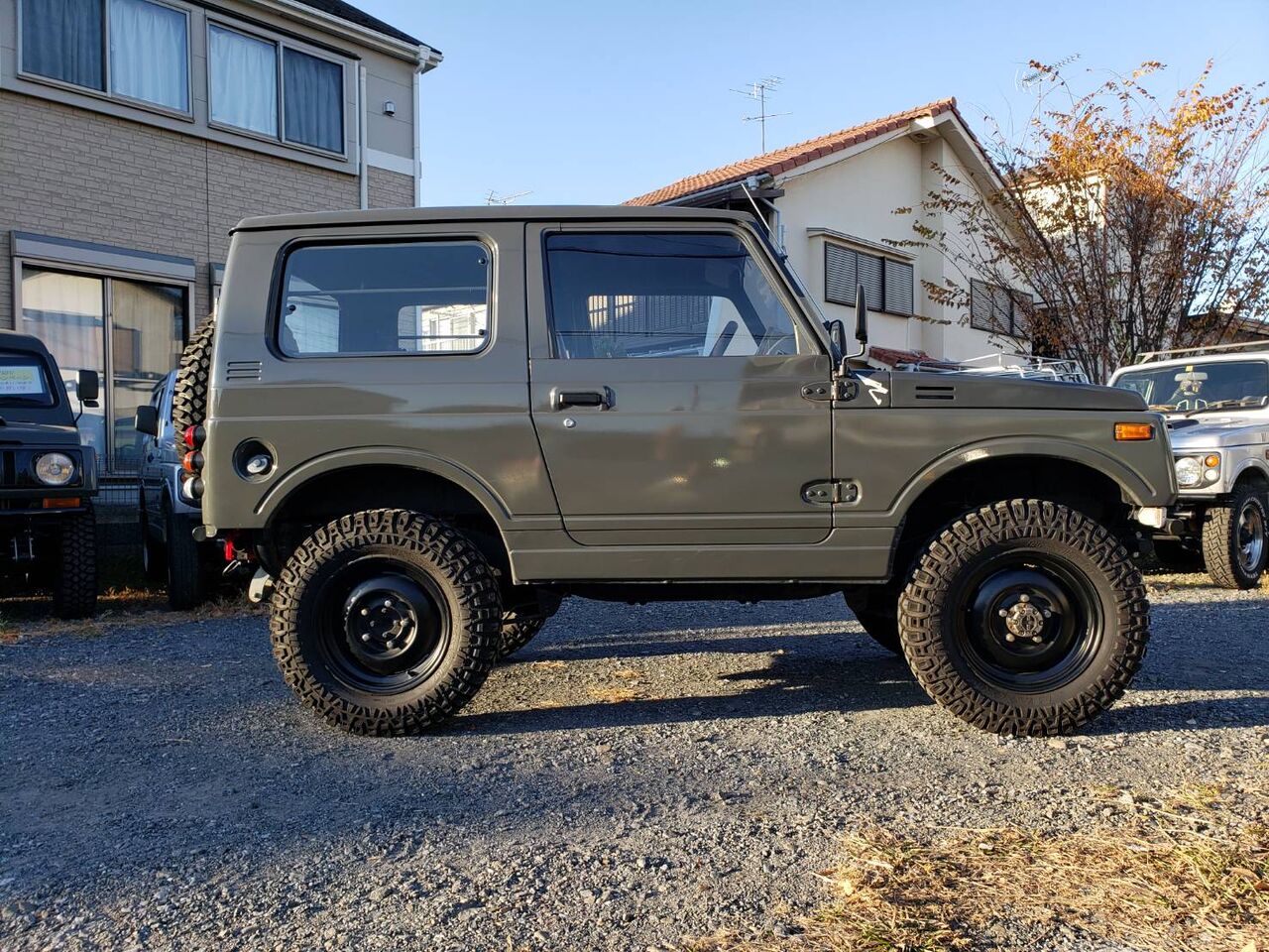 ジムニー専門店 埼玉☆所沢 マッドモービル:5.12.3・JA11／3連テール ・5速！ 買取