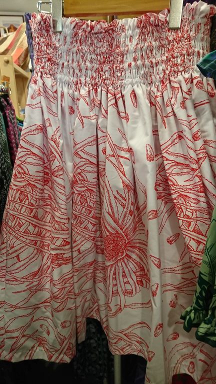 Nakeu Awai (ナケウ・アヴァイ)さんのハラ柄パウ。 : MuuMuuMamaのALOHA WEBLOG