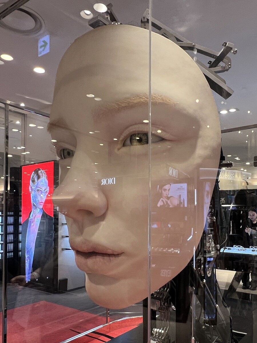 パブリックアート《the giant head kinetic object》@ GENTLE MONSTER, OSAKA （6月’25 ...