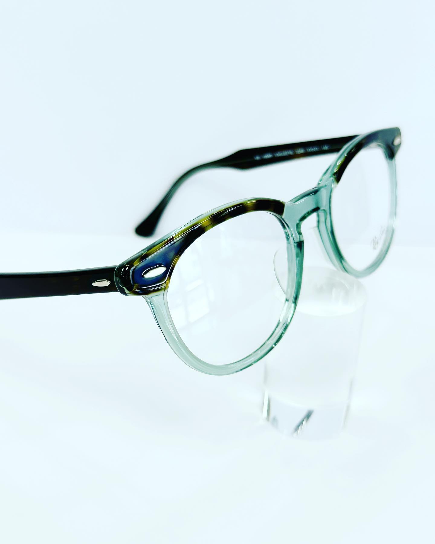 Ray-Ban、60年代のカウンターカルチャーにインスピレーションを得たタイムレスなデザイン 『Eagle Eye(イーグルアイ ...