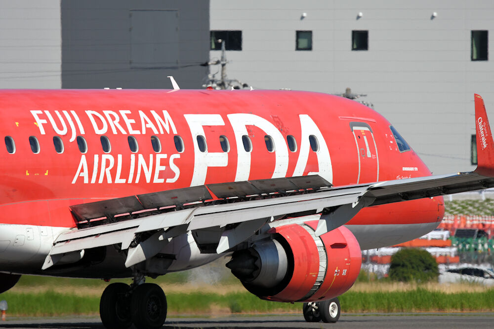 Wing works -2nd Stage-:FDA Embraer ERJ-170-100 JA01FJ【2】(2024.8.12)