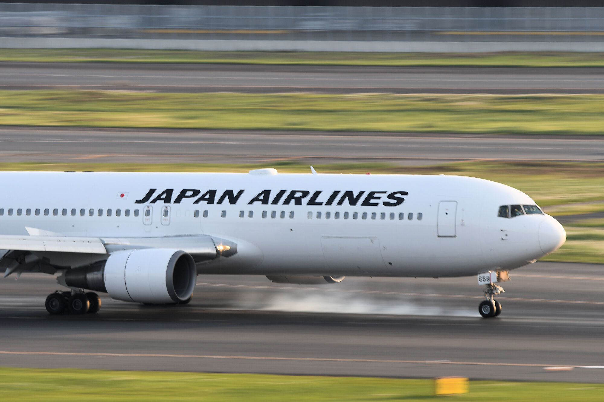Wing works -2nd Stage-:JAL Boeing 767-346/ER JA659J(2025.5.4)