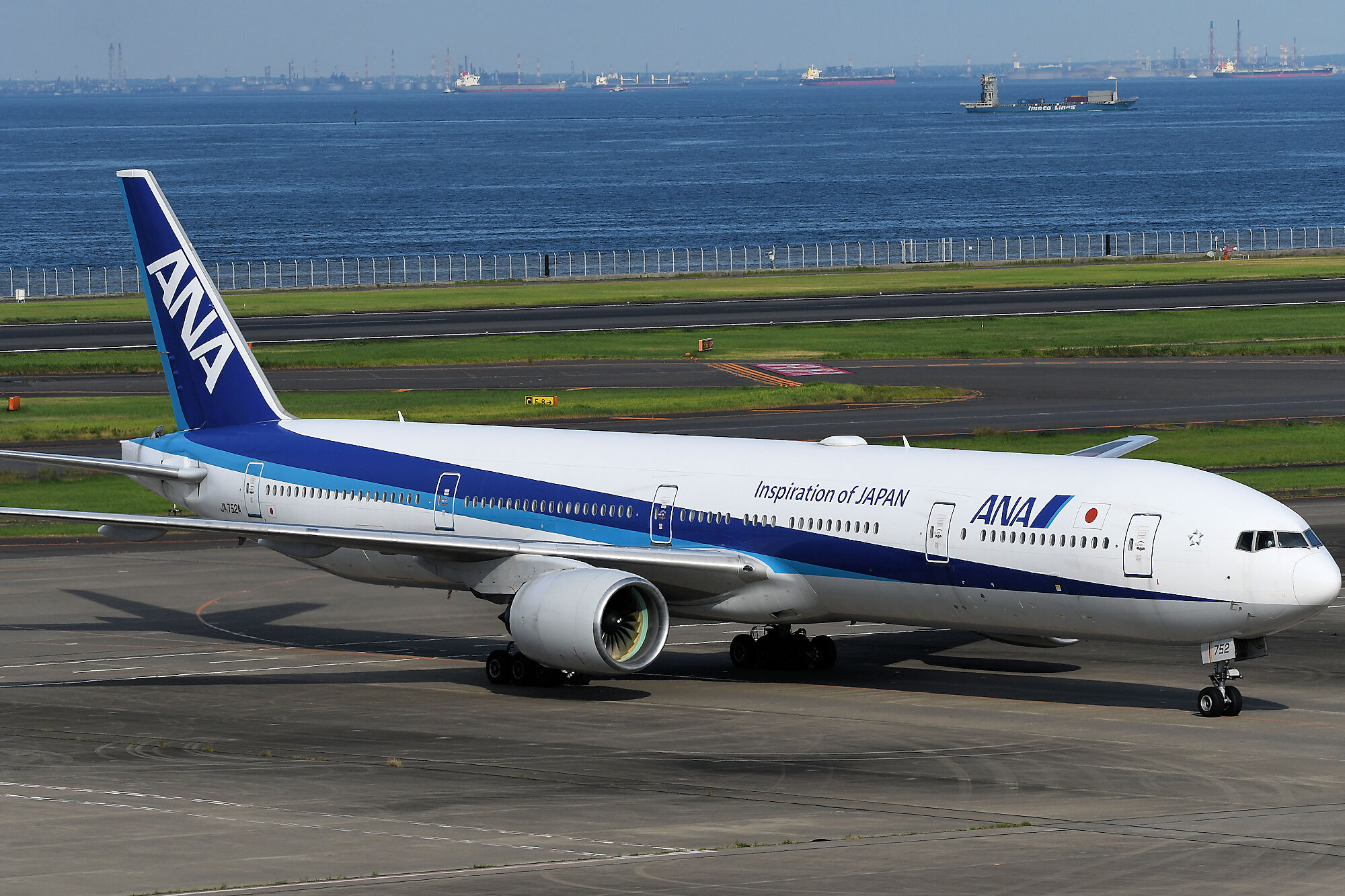 Wing works -2nd Stage-:ANA Boeing 777-381 JA752A(2025.8.13)