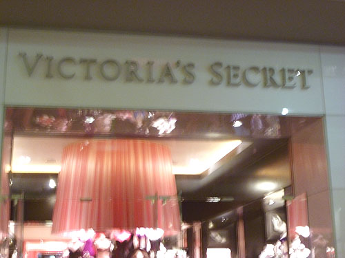Victoria Secret Ala Moana