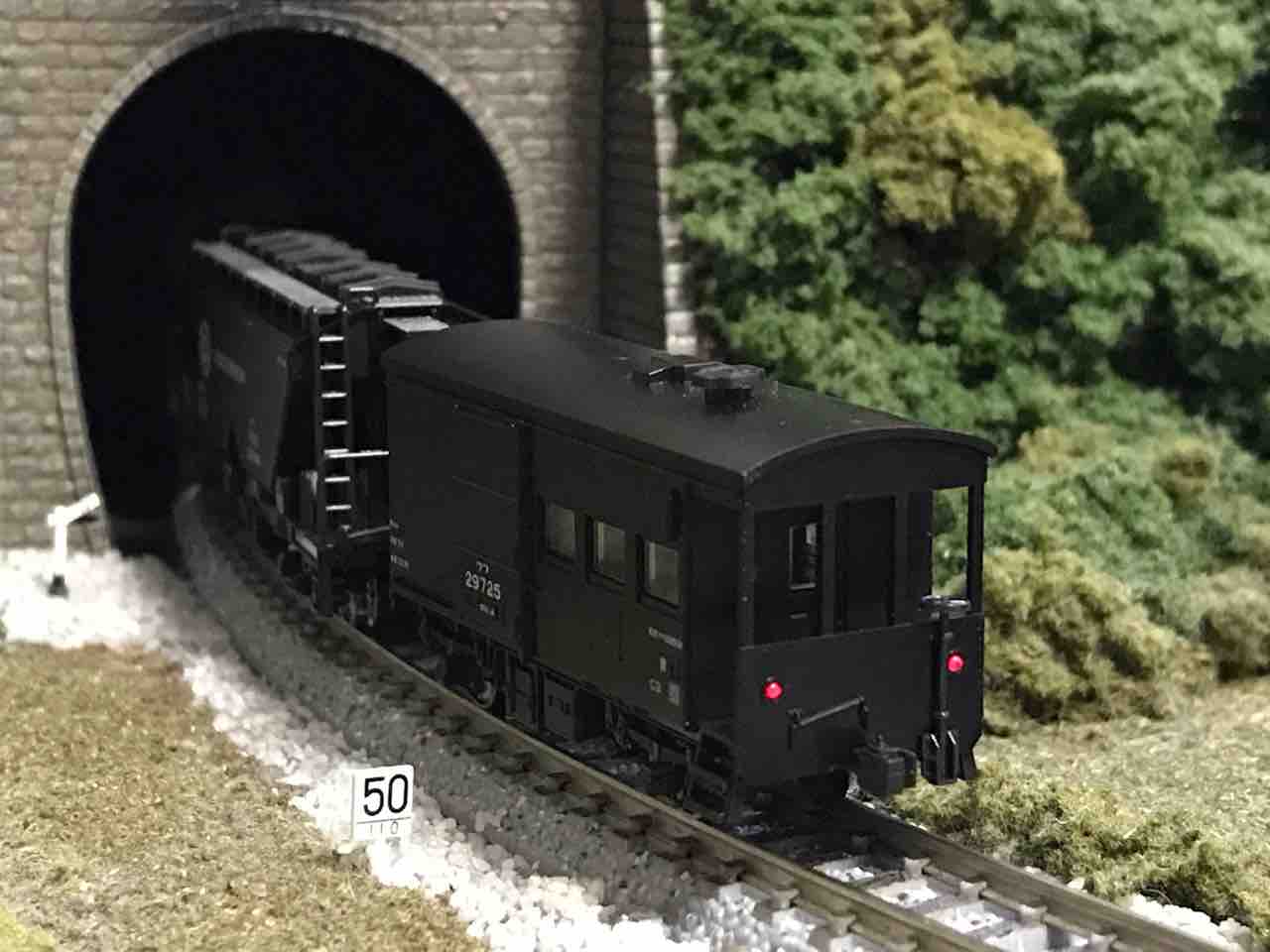 KATO 伯備線 石灰輸送貨物列車 入線 : なみとの風 KATO 伯備線 石灰輸送貨物列車 入線 : なみとの風