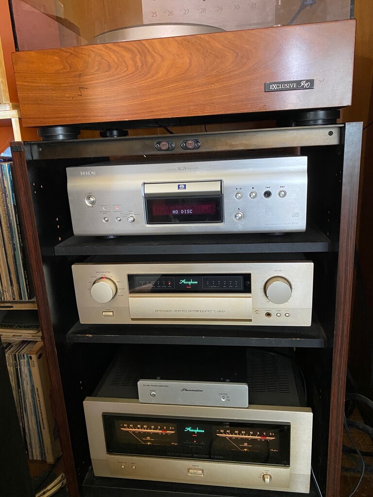 EXCLUSIVE P10を自室に搬入 : Jazz & Drummer