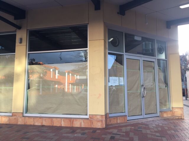 ネルソン地元アーティストの作品をコレクションしている「ARTY NELSON GALLERY」が微妙な距離で移転している！ : 飛んでねるそん ...