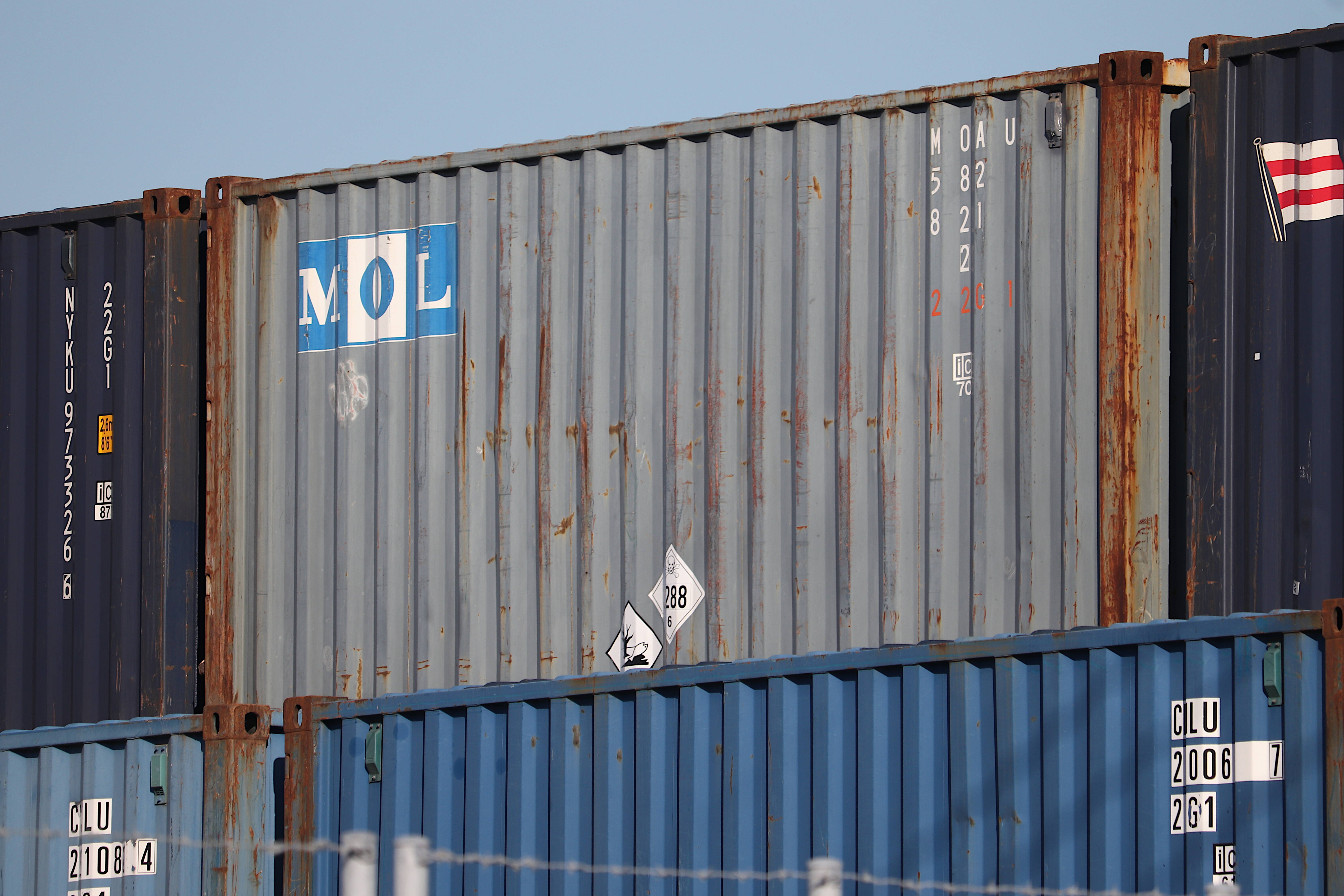 MOAU 582821 2 : new_ilya's Container Archives