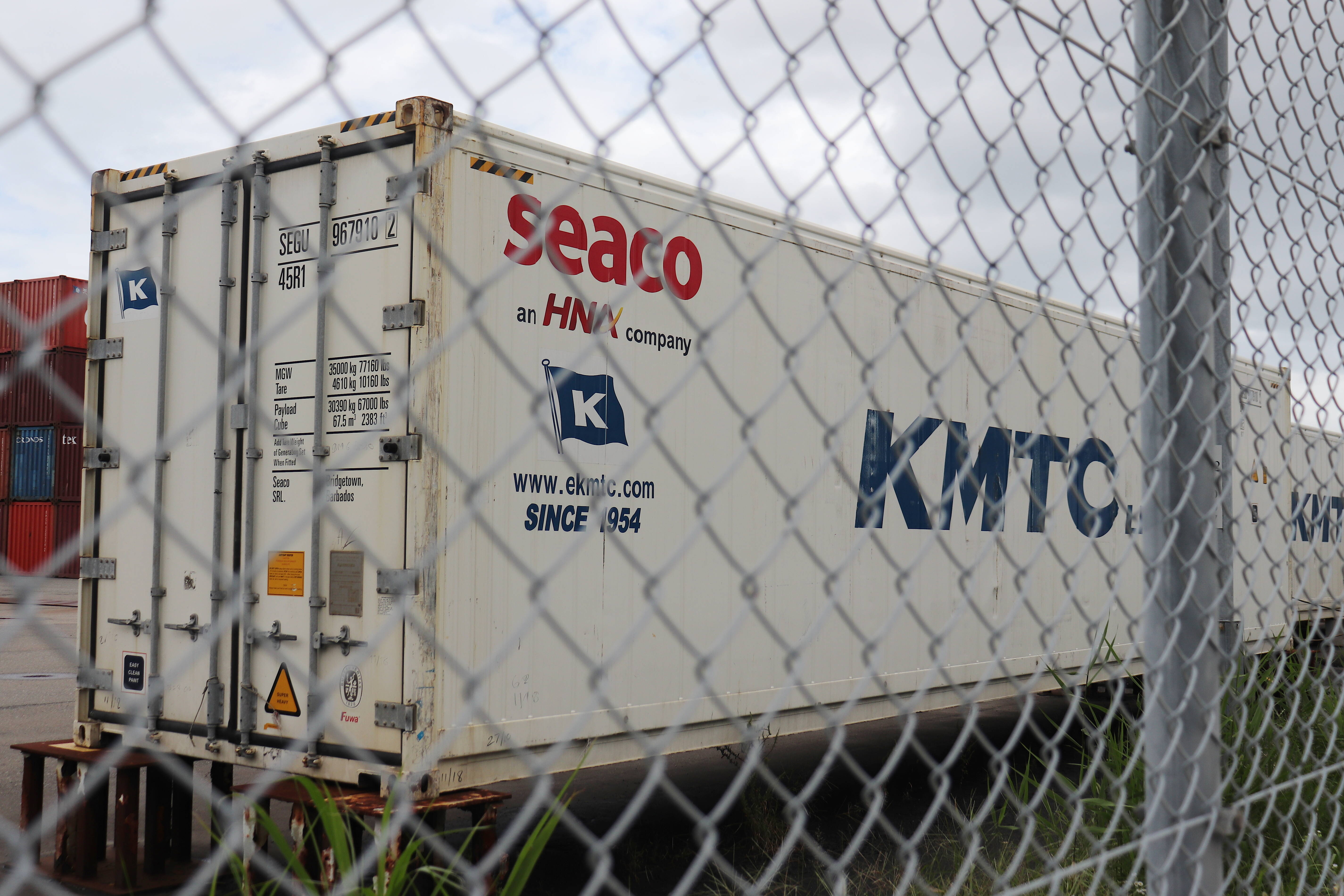 SEGU 967910 2 : new_ilya's Container Archives