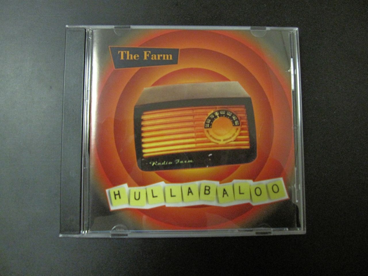 The Farmのアルバム、Hullabaloo。 : The Reveal