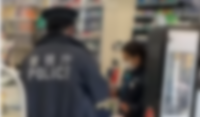 「うわー 警察官がコンビニで買物してる！」→ 通報 : ツイッター速報