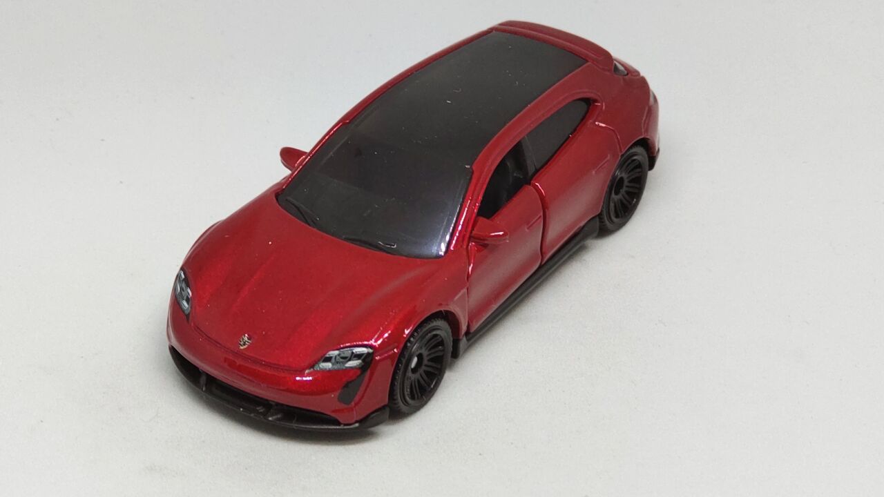 マッチボックス ポルシェ タイカン GTS スポーツ ツーリスモ : ミニカー収集記録
