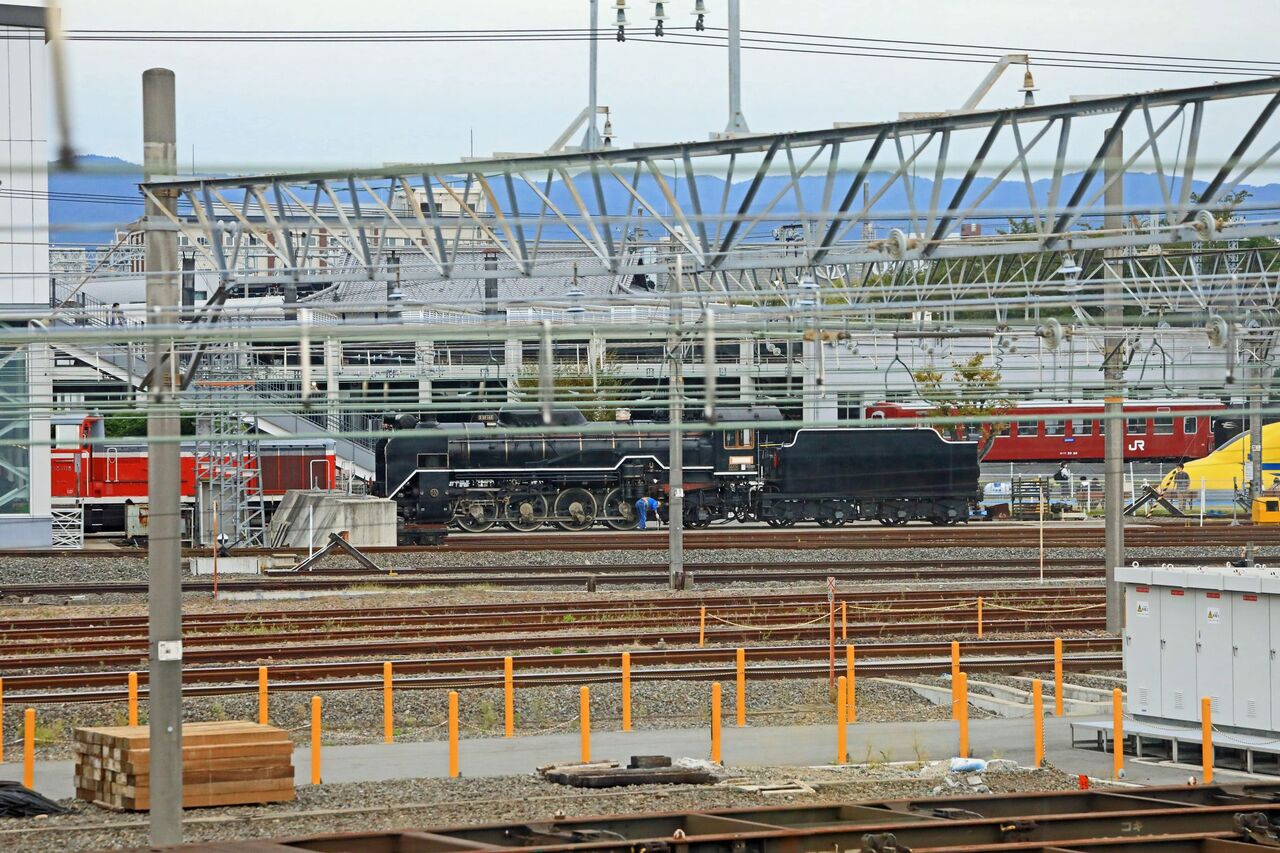 JR西日本 D51-200号機 配給輸送 DE10-1118号機牽引 : 鐵道写真公開所 参号機