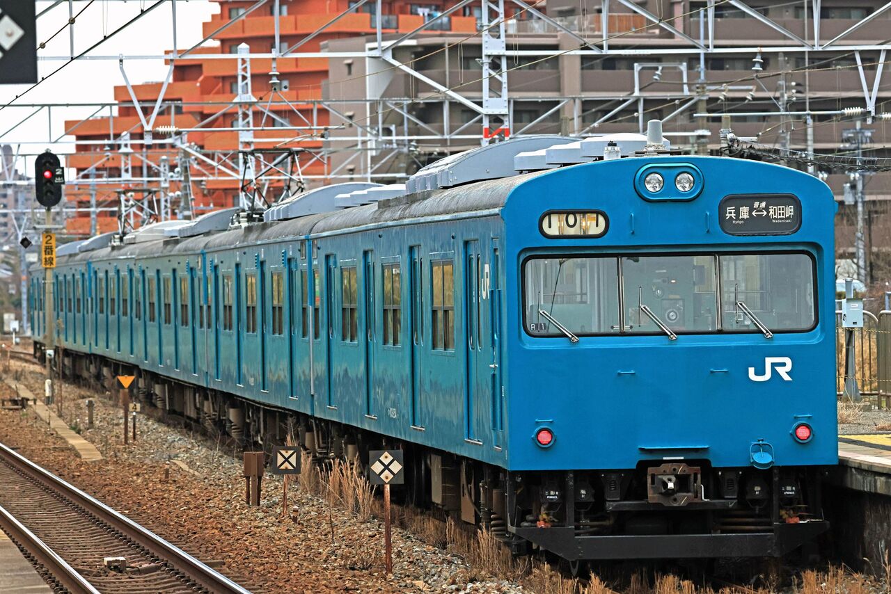JR西日本 103系R1編成 「回送」＠大久保駅 : 鐵道写真公開所 参号機
