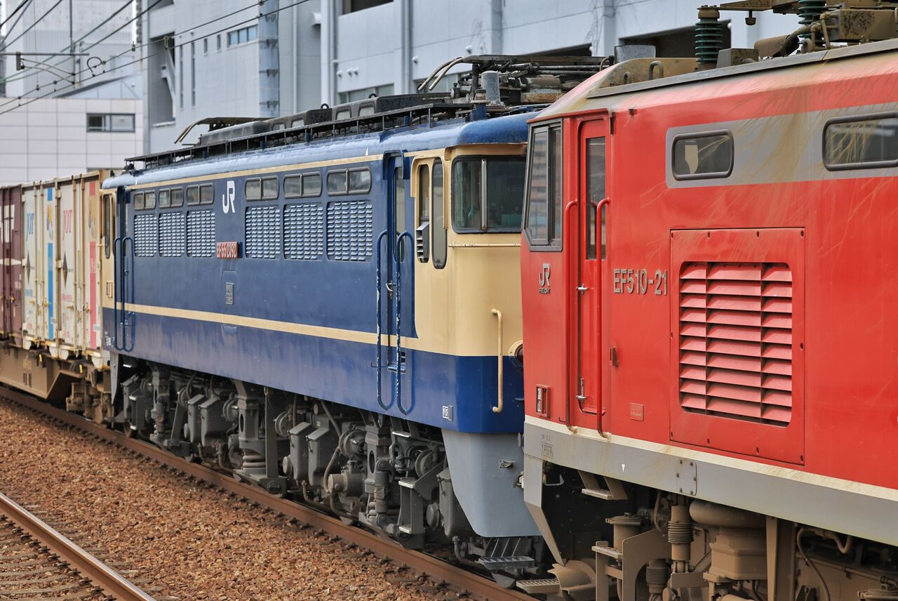 JR貨物 EF510-21号機「がんばろう！能登・北陸」HMシール付＋ムドEF65-2092号機2077レ＠さくら夙川 : 鐵道写真公開所 参号機