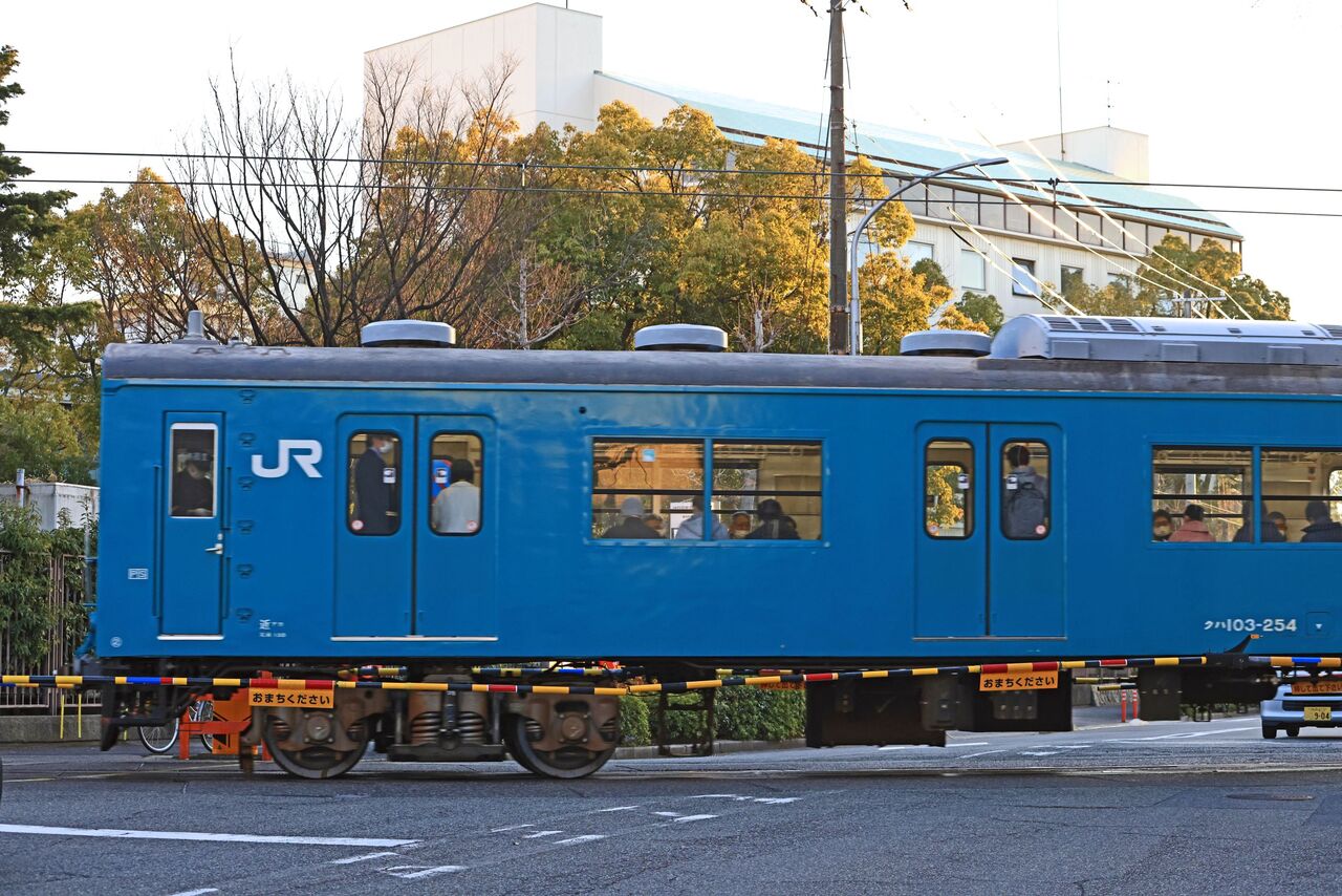 JR西日本 103系R1編成「ありがとう103系R1編成」「感謝」HM掲出編成 さようなら その2 : 鐵道写真公開所 参号機