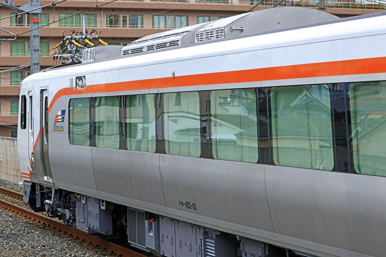 JR東海 HC85系D202編成 「試運転」＠JR総持寺駅 : 鐵道写真公開所 参号機