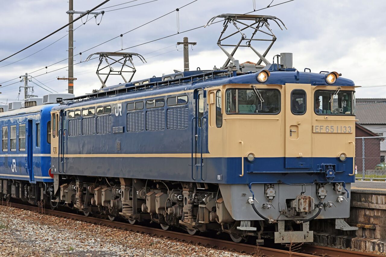 JR西日本 EF65-1133号機＋12系客車5B＋DE10-1151号機「試運転」 : 鐵道写真公開所 参号機