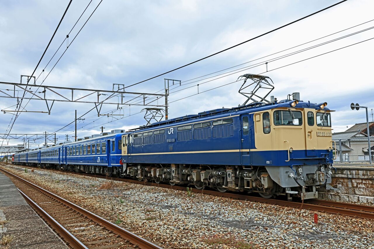 JR西日本 EF65-1133号機＋12系客車5B＋DE10-1151号機「試運転」 : 鐵道写真公開所 参号機