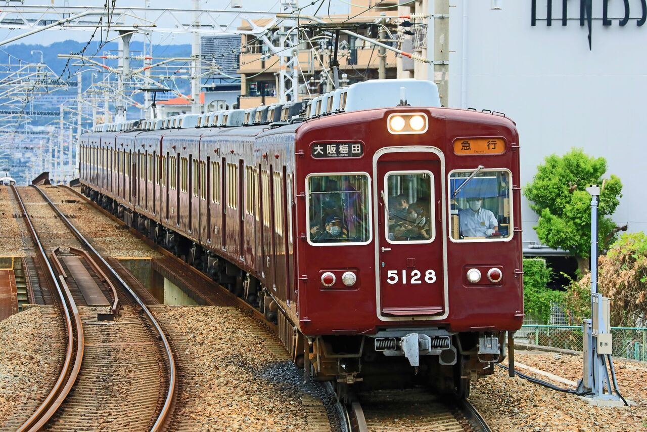 阪急電鉄 5100系5128F : 鐵道写真公開所 参号機