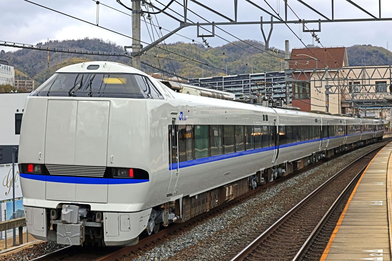 JR西日本 683系8000番台N03編成サンダーバード色 出場試運転 : 鐵道写真公開所 参号機