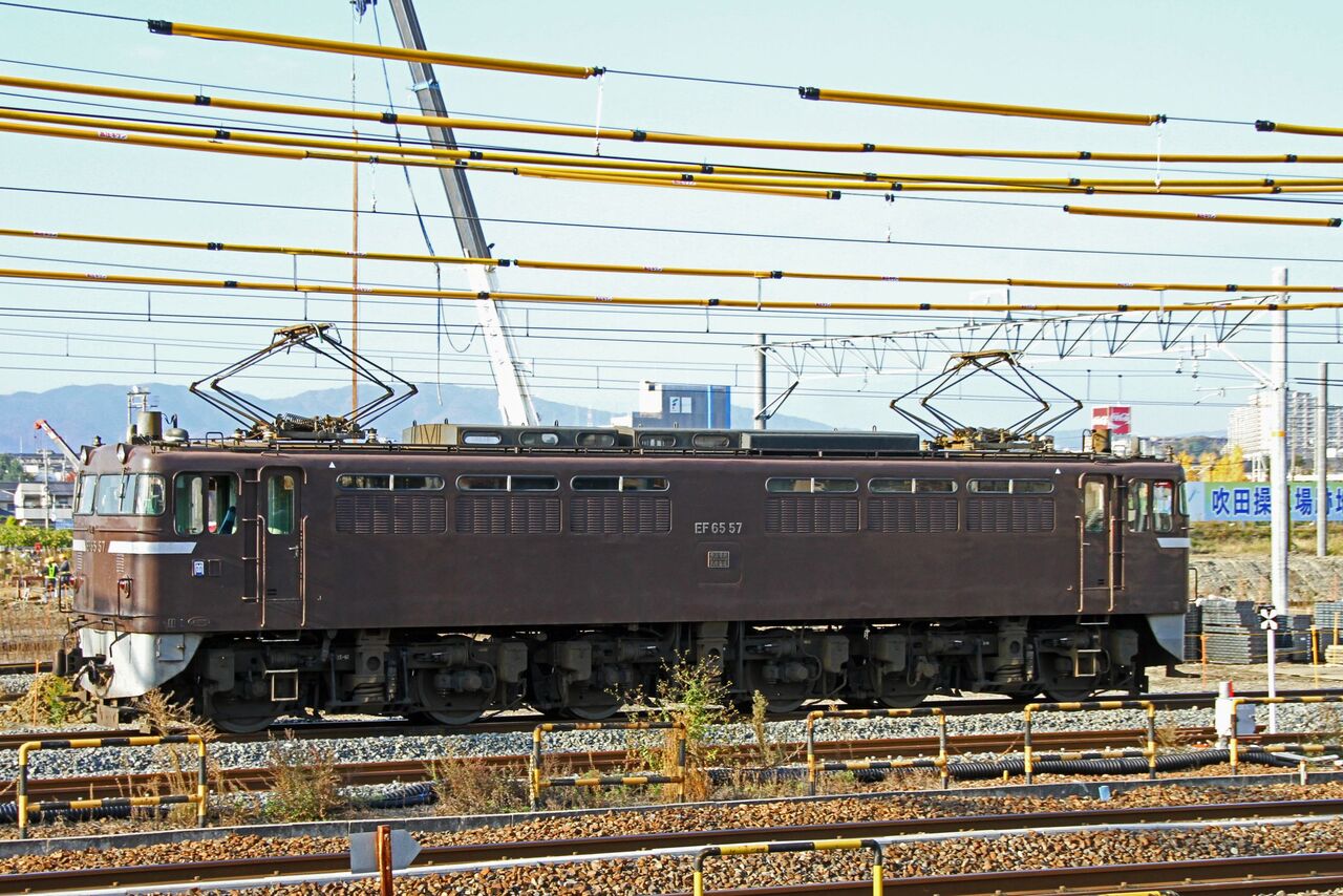 JR貨物 EF65-57号機 ぶどう色2号 : 鐵道写真公開所 参号機