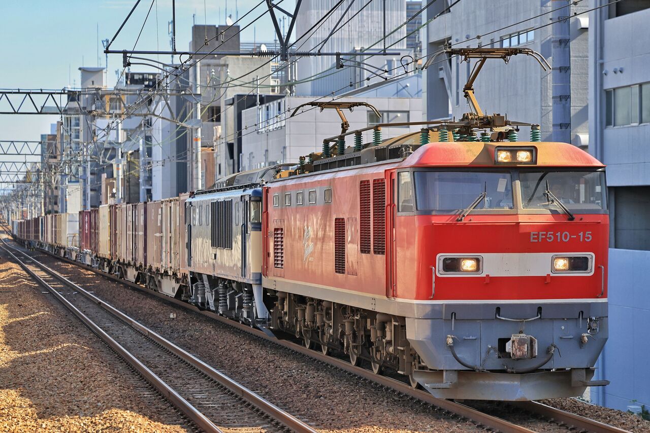 JR貨物 EF510-15号機＋ムドEF64-1037号機 : 鐵道写真公開所 参号機