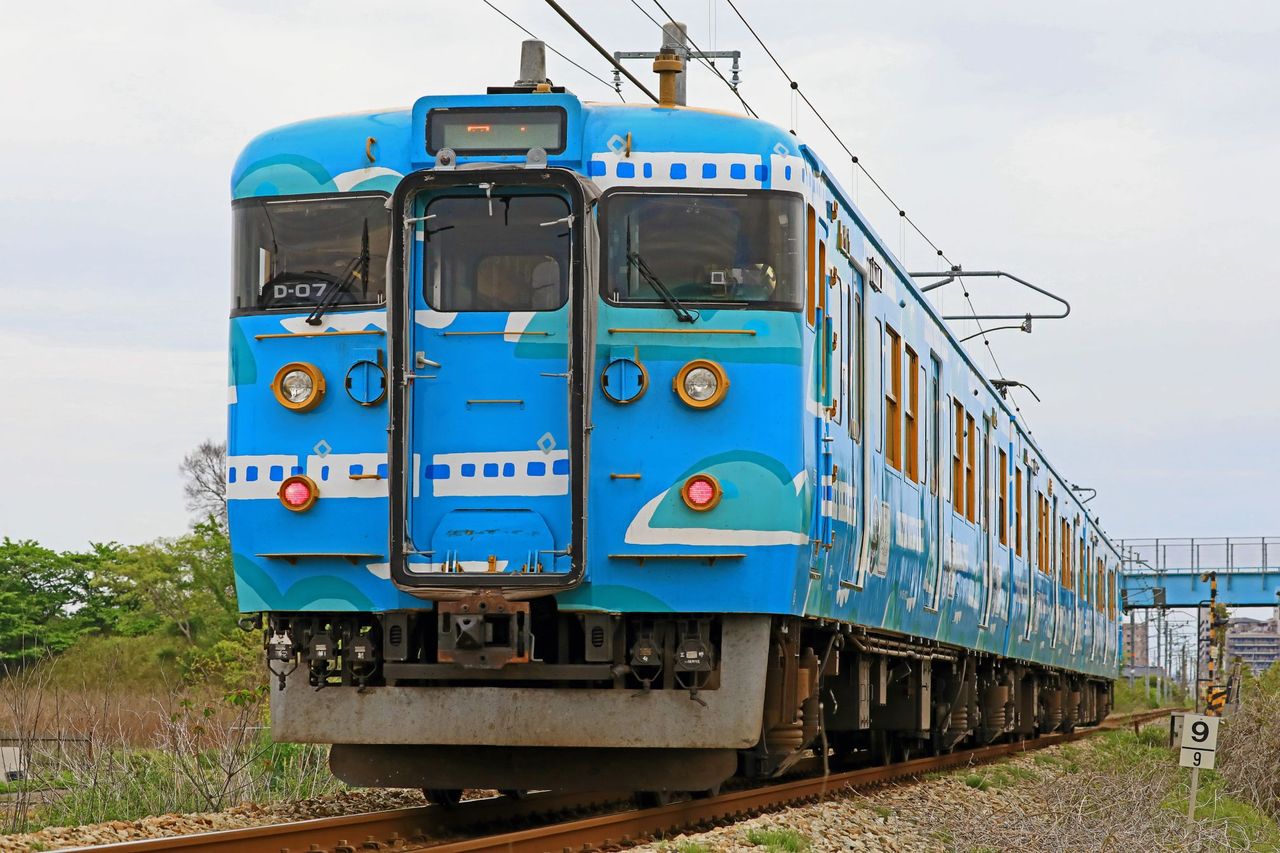 JR西日本 115系D07編成「SETOUCHI TRAIN」ラッピング : 鐵道写真公開所 参号機