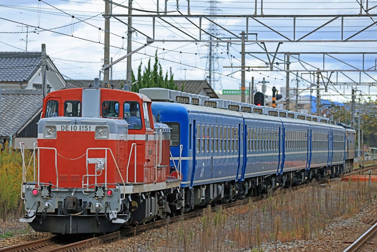 JR西日本 EF65-1133号機＋12系客車5B＋DE10-1151号機「試運転」 : 鐵道写真公開所 参号機