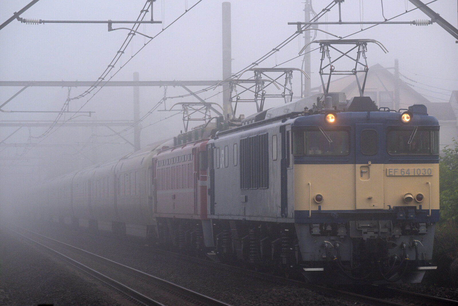 EF64+EF81重連 カシオペア紀行 2025/05/18 : 新デジカメ鉄道風来記