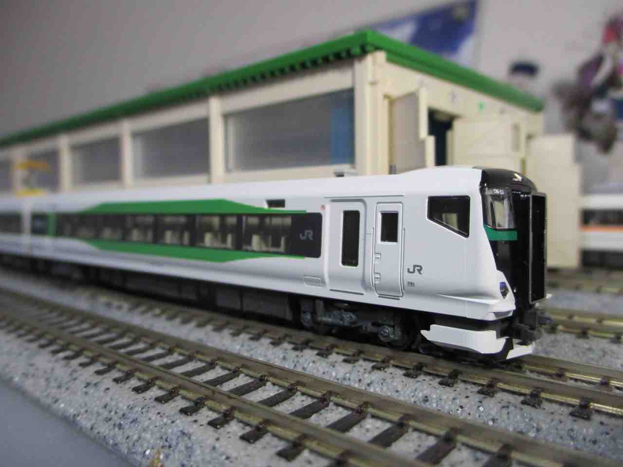 KATO E257系5000番台/5500番台 入線 : 夏島鉄道