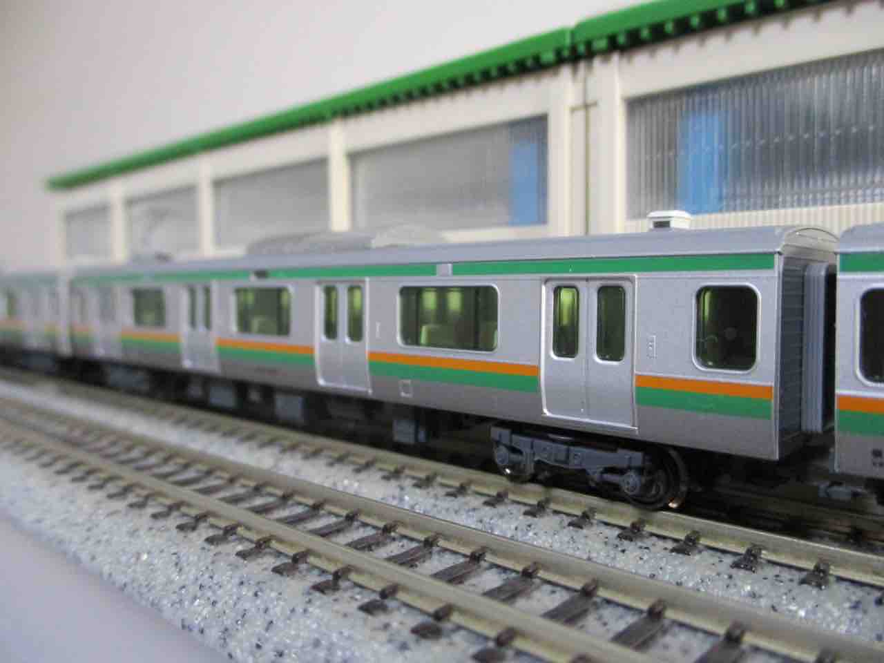KATO E231系 東海道線仕様(湘南新宿ライン) 入線 : 夏島鉄道