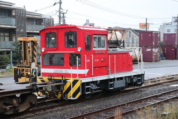 西大分駅で見たDB500形 : 乗り物と飯テロの備忘録