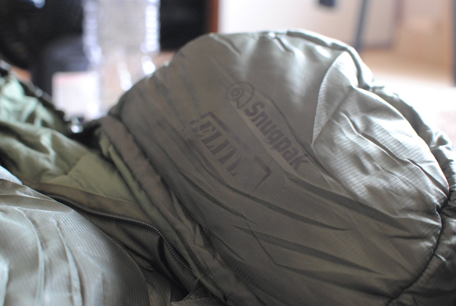 化繊か、ダウンか、それが問題だ。[エリート4 / Snugpak] : もぐらの記録