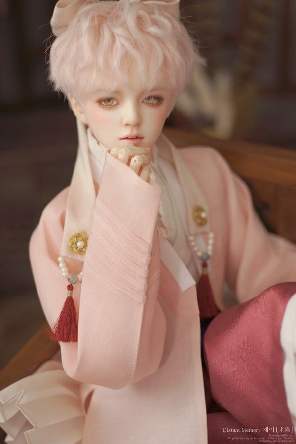沼からの呼び声 海外製キャストドール情報:Nobility Doll