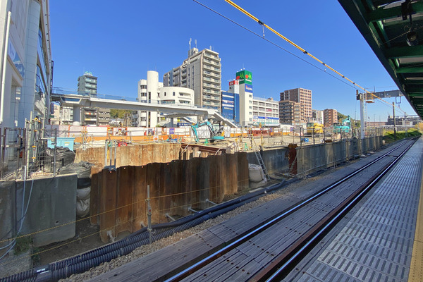 デッキの建設が進む小田急の鶴川駅北口 駅前の広場はどんな状況なのか : Odapedia ～小田急のファンブログ～