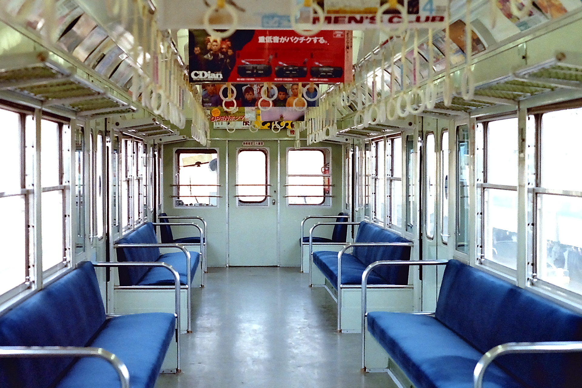 小田急の車内に設置された袖仕切りはどのように進化してきたのか : Odapedia ～小田急のファンブログ～